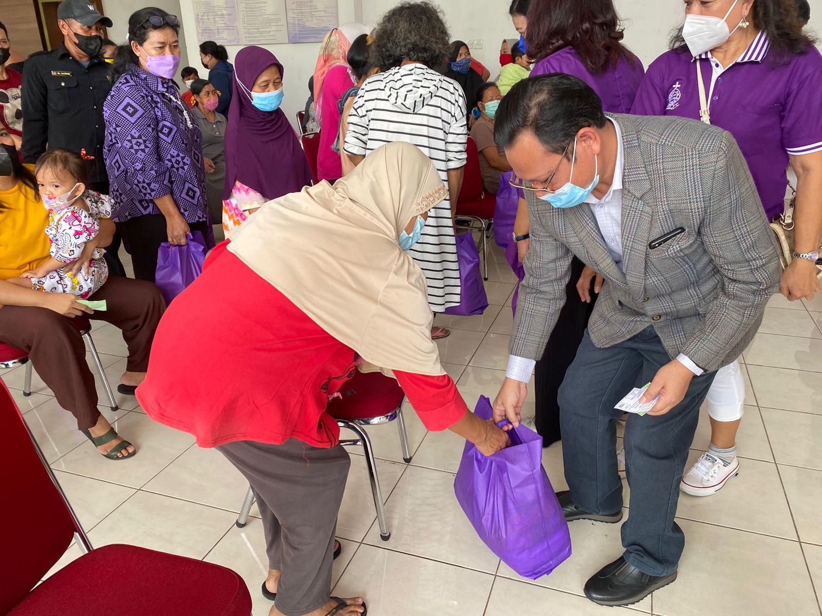 Berbagi Kasih Di Masa Adven ala Ina Hanna dan PPD HKBP Distrik VIII DKI Jakarta - New Kairos