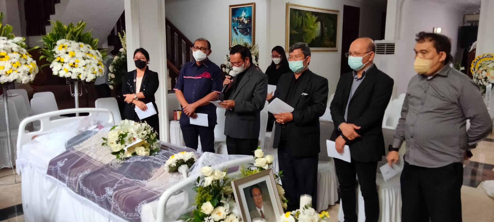 Praeses DKI Jakarta dan Panitia Tahun Kesehatian Melayat Orang Tua Max ...