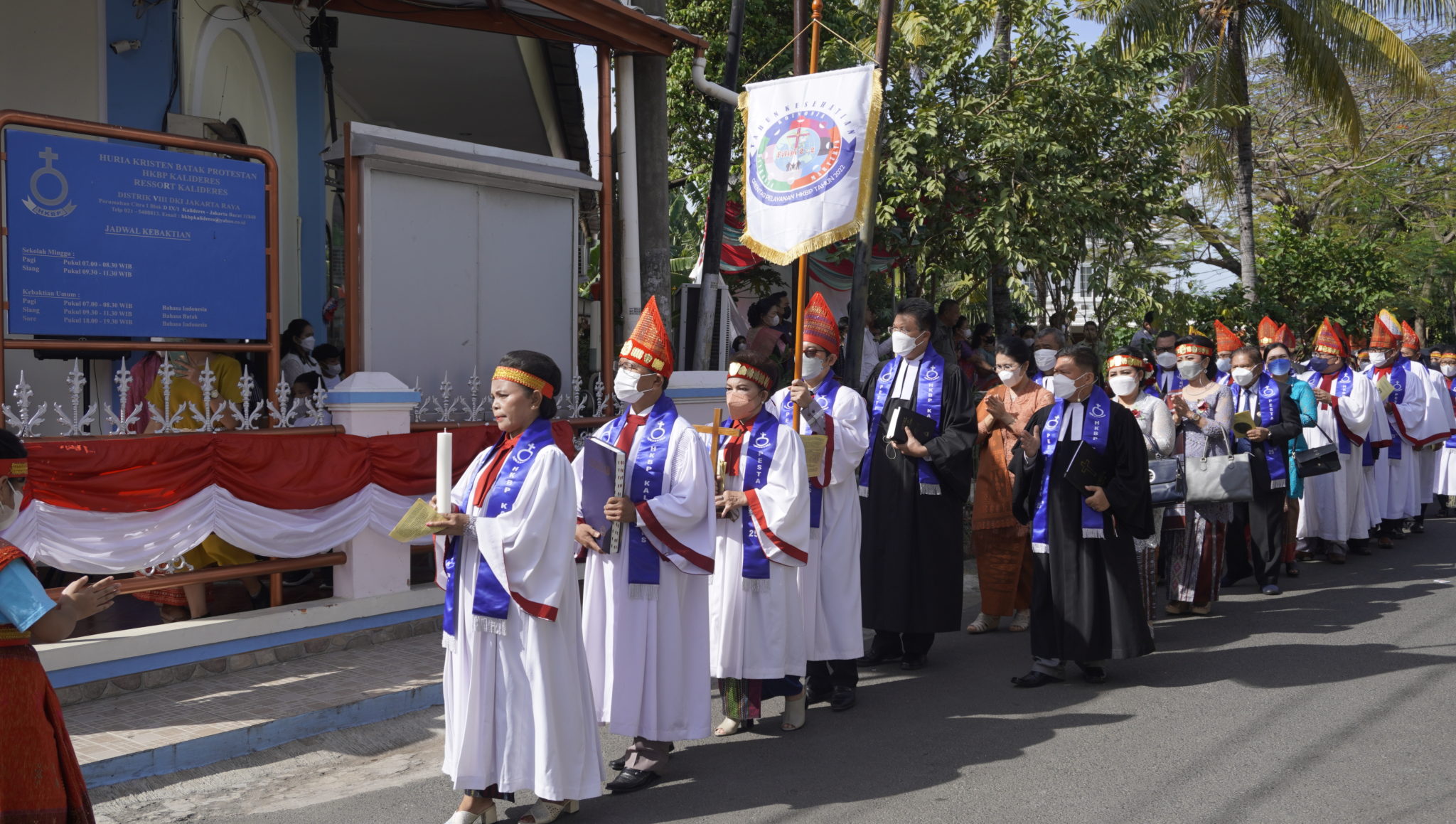 Perayaan Pesta Perak HKBP Kalideres Dipimpin Sekjen HKBP Pdt. Victor ...