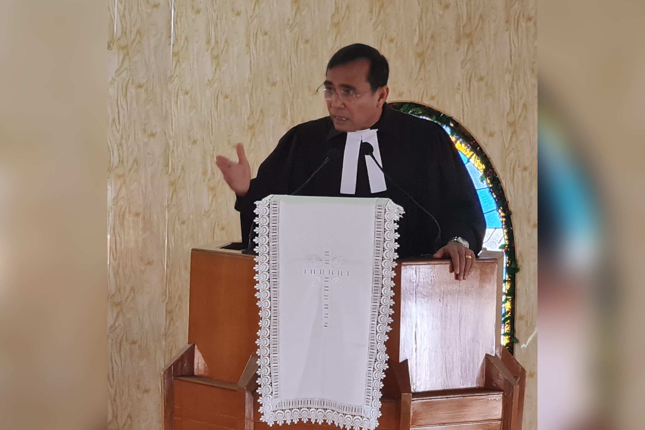 KEMULIAAN TUHAN DAN KASIH-NYA KEPADA KITA (MAZMUR 8:1-10) - New Kairos