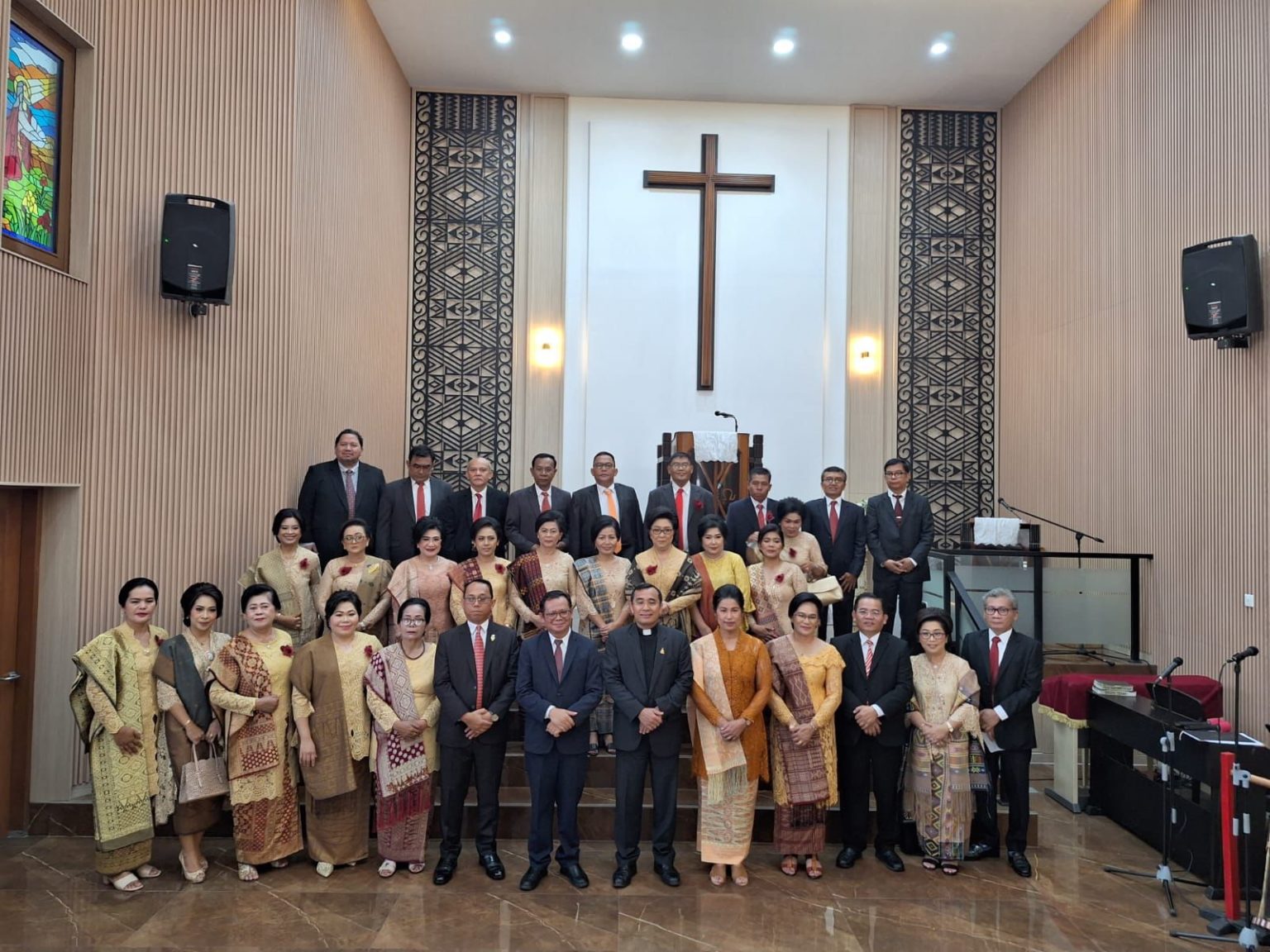 Ephorus Memimpin Perayaan Jubileum 50 Tahun HKBP Pulo Asem – New Kairos